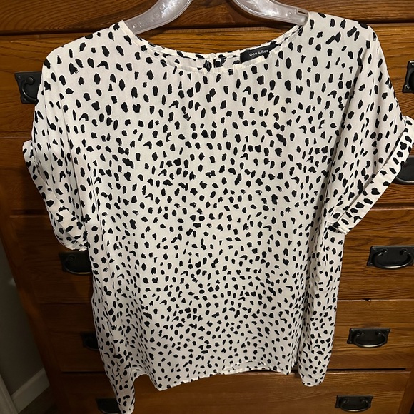 Doe & Rae | Tops | Doe Rae Black And White Boxy Short Sleeve Blouse ...